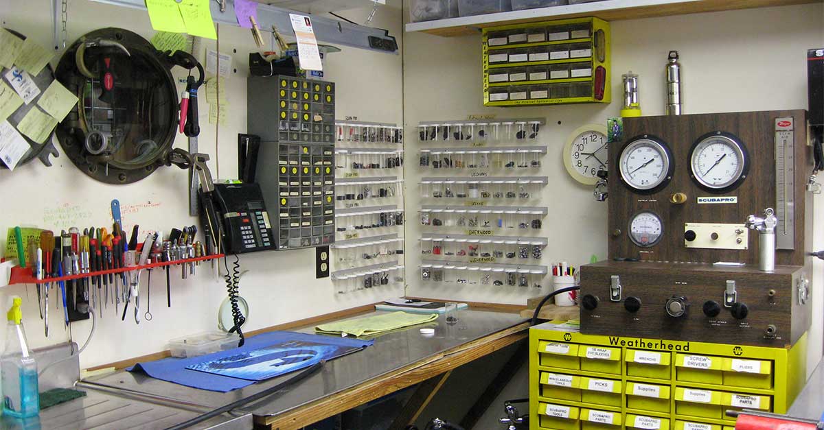 What happens during regulator service? - Harry’s Dive Shop
